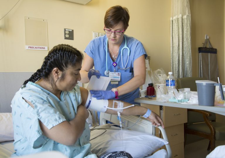 Nurses Who Speak Spanish Are Becoming Increasingly Important In Phoenix ...